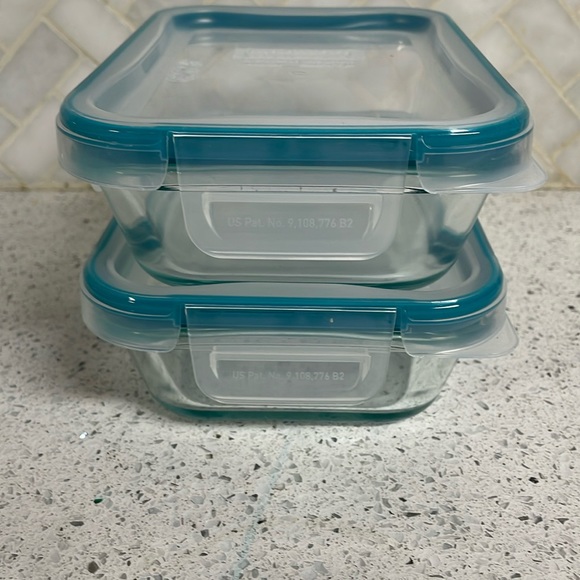 Pyrex | Kitchen | 2 Pyrex Snapware Glass Containers | Poshmark